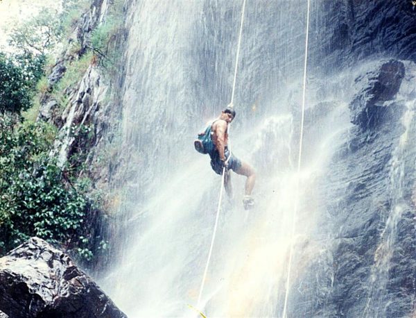 Os estilos da prática do Rapel - Trilhas e Aventuras