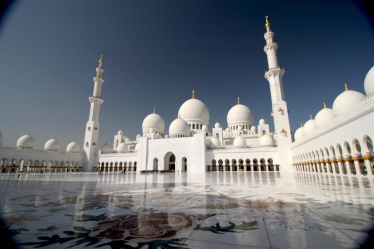 Abu Dhabi - Sheikh Zayed Grand Mosque 1_Foto Paulo Basso Jr - Trilhas e ...